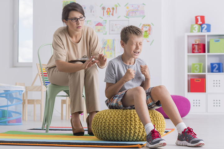 3 Signs Of A Manipulative Child & 11 Ways To Deal With Them ...