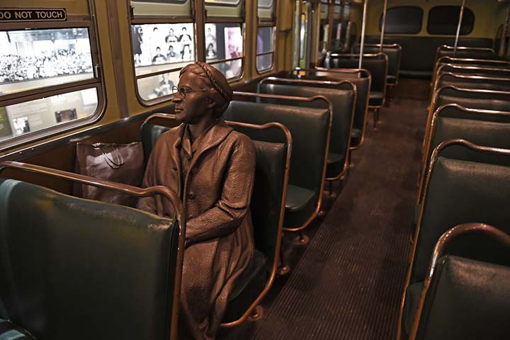 28 Interesting Facts And Biography Of Rosa Parks For Kids - UsParenting.com