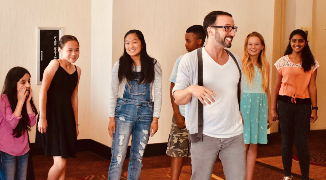 Here's What It Takes For Your Kid To Become A Child Actor - UsParenting.com